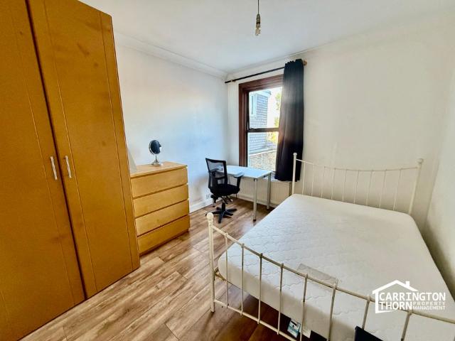 Room at Inverine Road, Greater London
