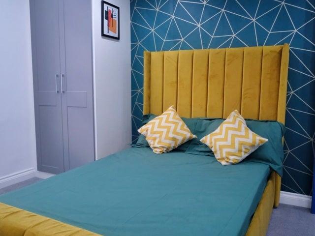 Room at Inverness Road, Greater London