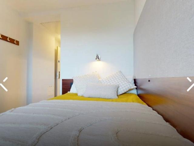 Room at Isledon Road, Greater London
