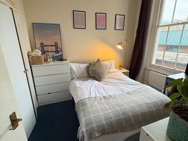 Room at Islington Park Street, Greater London