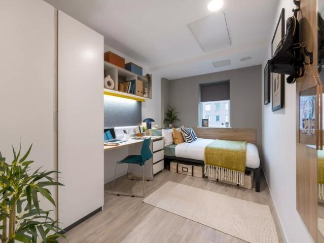 Room at Islington Row Middleway, Birmingham