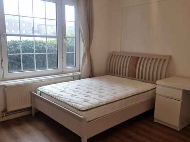 Room at Islip Street, Greater London
