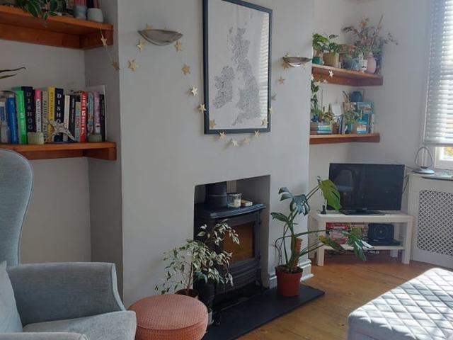 Room at Islip Street, Greater London