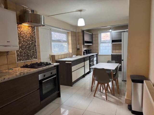 Room at Jubilee Drive, Liverpool