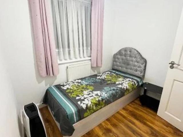 Apartment at Judith Avenue, Greater London