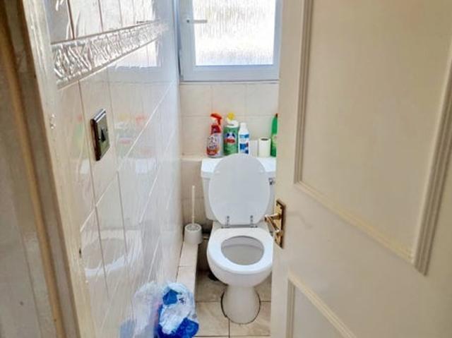 Room at Juer Street, Greater London