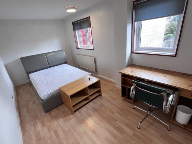 Room at Julian Place, Greater London