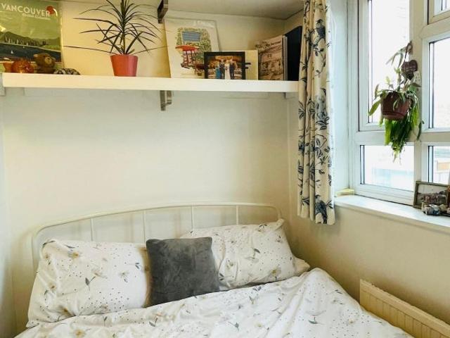 Room at Jackman Street, Greater London
