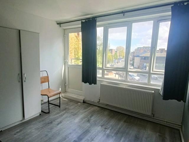 Room at Jamaica Street, Greater London