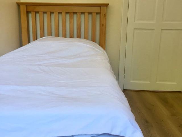 Room at Jamaica Road, Greater London