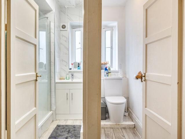 Room at Jamaica Road, Greater London