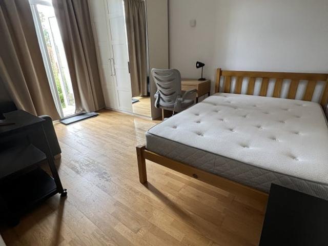 Room at James Lane, Greater London
