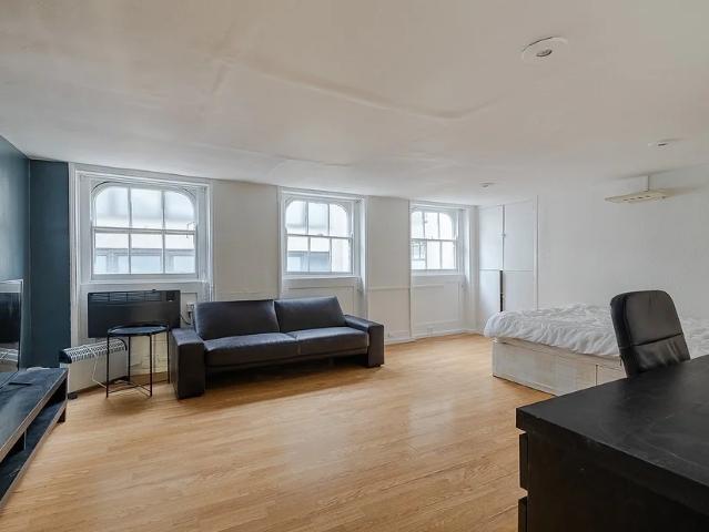 Room at James Street, City of Westminster