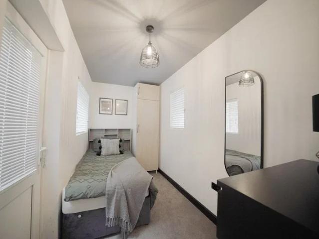 Room at Jeffery Street, Gillingham