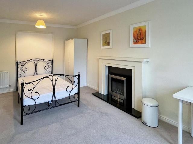 Room at Jellicoe Avenue, Bristol