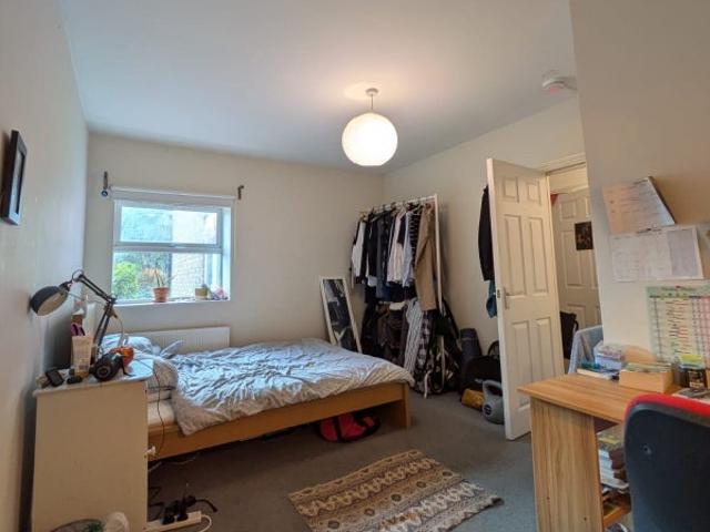 Room at Jenner Road, Greater London