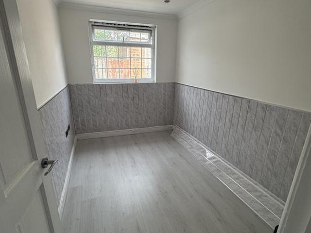 Room at Jennett Road, Greater London