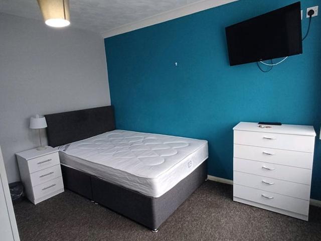 Room at Jerounds, Harlow
