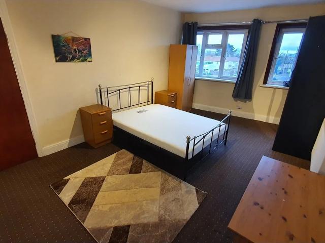 Room at Jersey Parade, Greater London