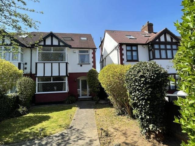 Room at Jersey Road, Greater London