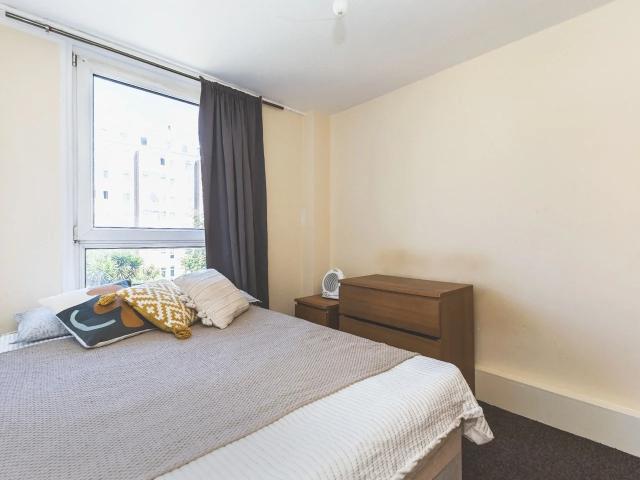 Room at Jervis Road, Greater London