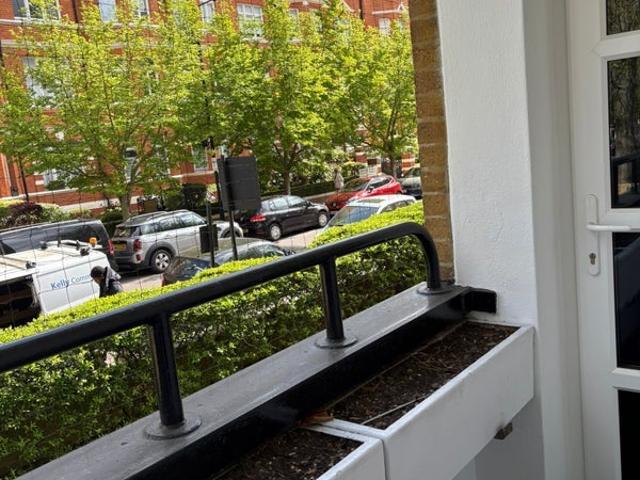 Room at John Aird Court, City of Westminster