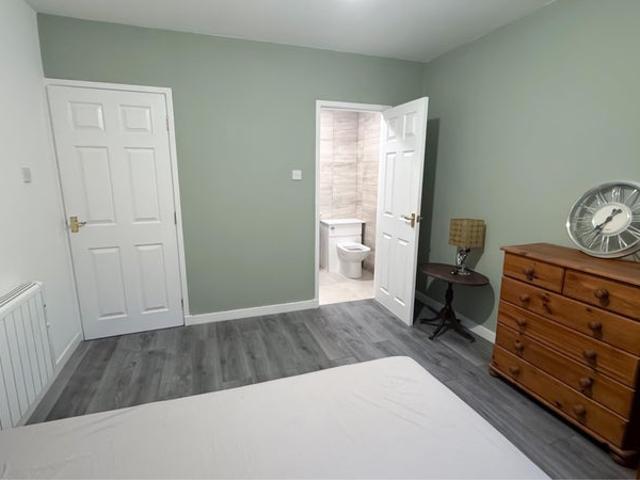 Room at John Knox Street, Glasgow