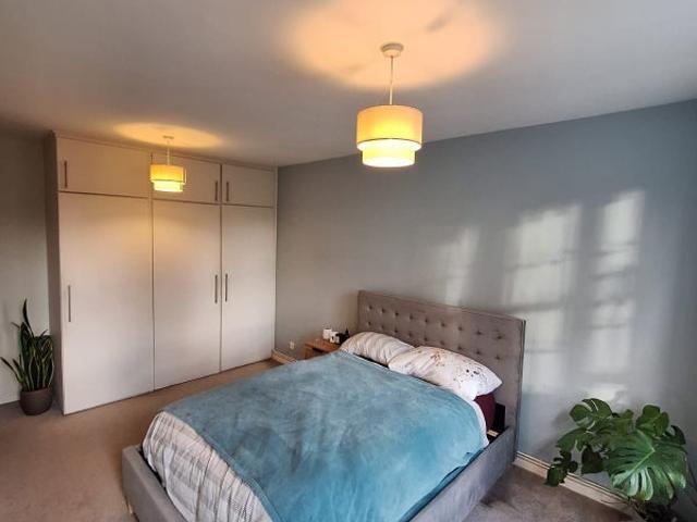 Room at John Spencer Square, Greater London