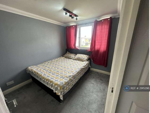 Room at Jordan Way, Basildon