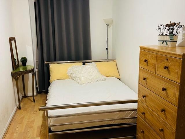 Room at Kavanaghs Road, Brentwood