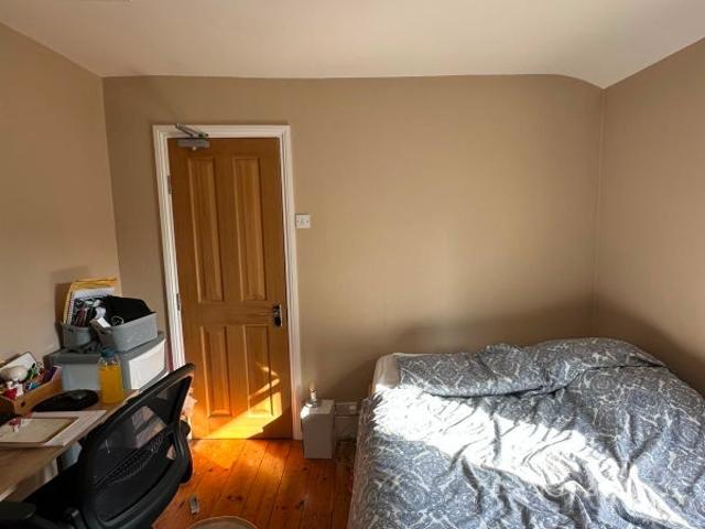 Room at Kay Road, Greater London