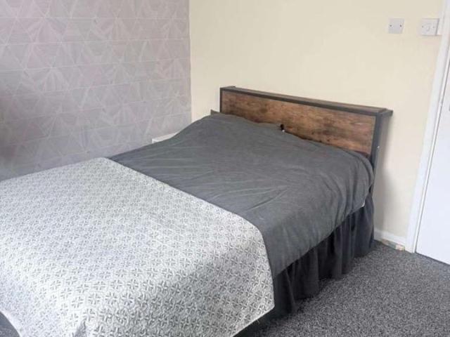 Room at Keelinge Street, Sandwell