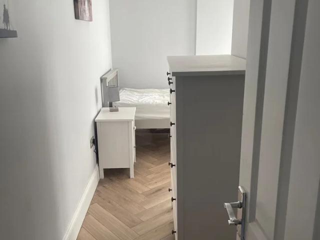 Room at Kelvin Close, Cambridge