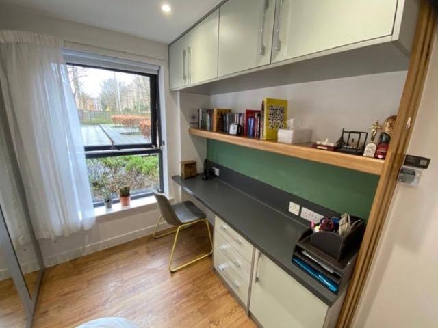Room at Kelvinhaugh Street, Glasgow