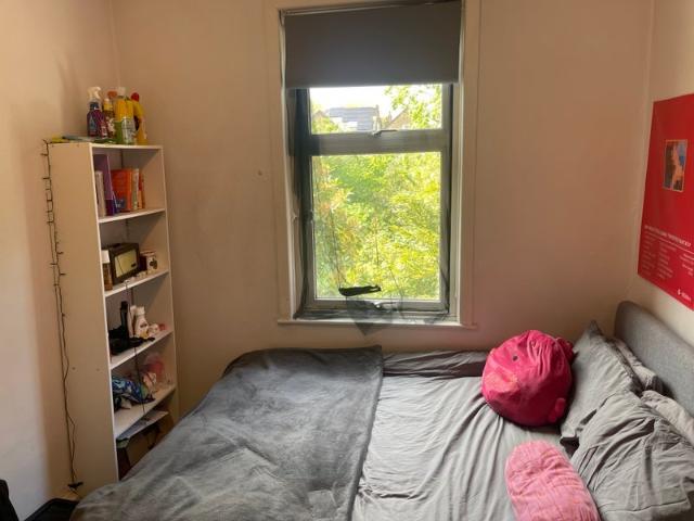Room at Kemble Road, Greater London