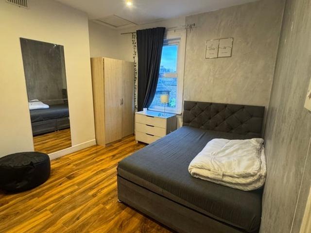 Room at Kemerton Road, Greater London