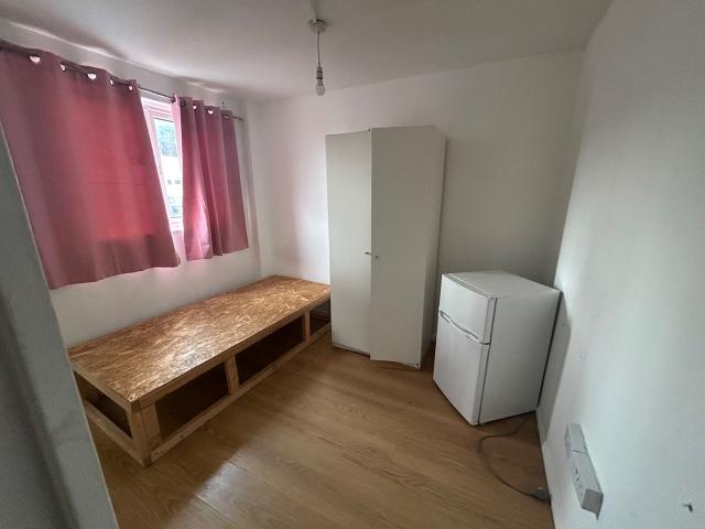 Room at Kempton Avenue, Greater London