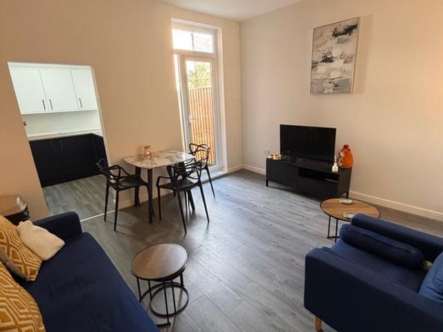 Room at Kempton Road, Liverpool