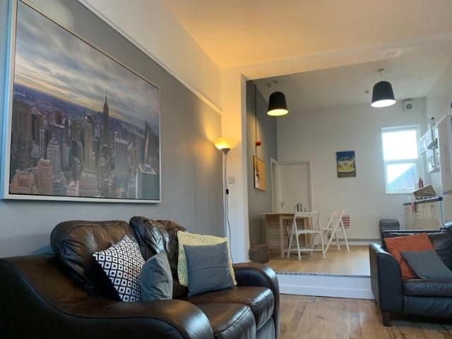 Room at Kempton Road, Liverpool