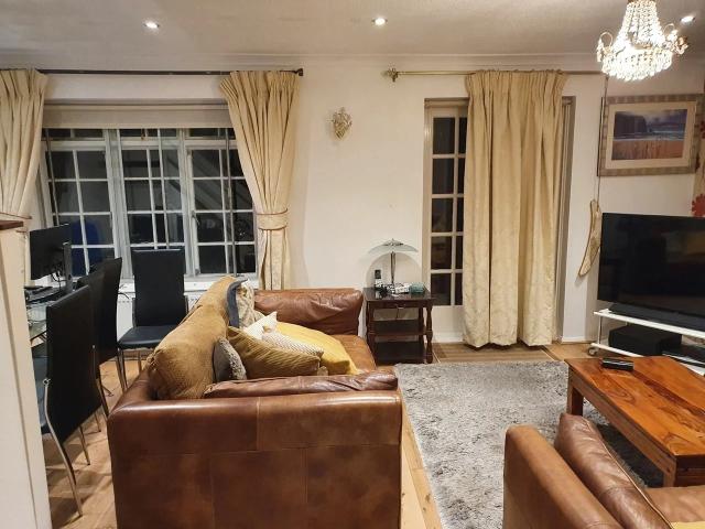 Room at Kemsley Close, Dartford