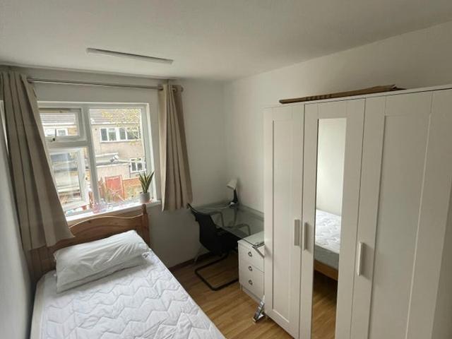 Room at Kennard Road, Greater London