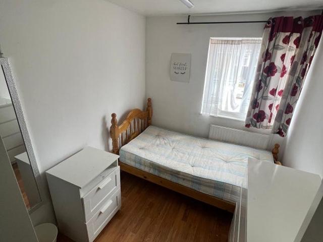 Room at Kennard Road, Greater London