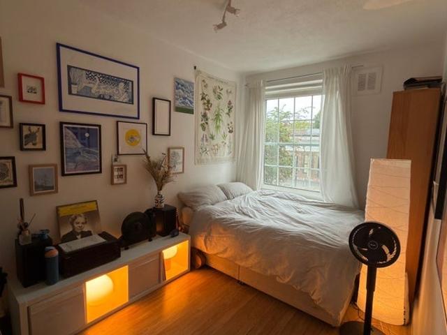 Room at Kennington Park Road, Greater London