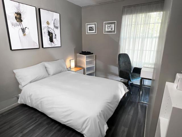 Room at Kennington Road, Greater London