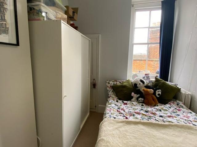 Room at Kennington Road, Greater London