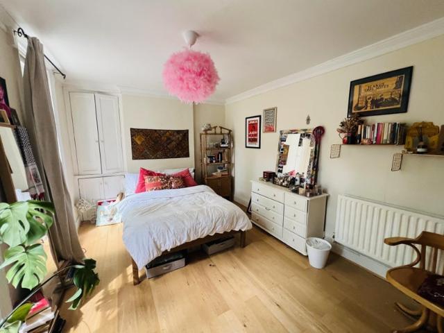 Room at Kennington Road, Greater London