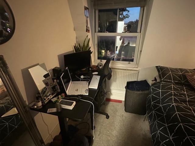 Room at Kennington Road, Greater London