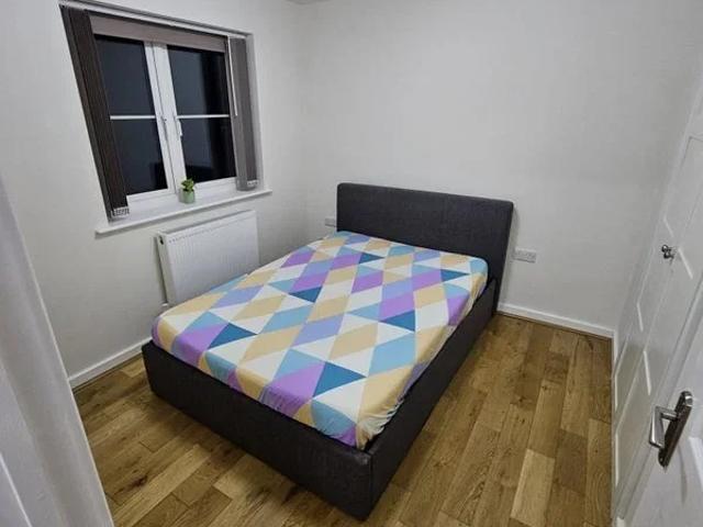 Room at Kendal Close, Thatcham