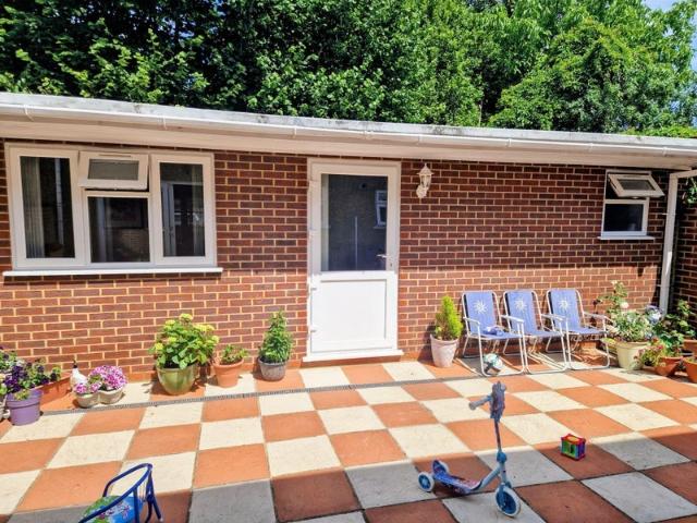 Room at Kendal Drive, Slough