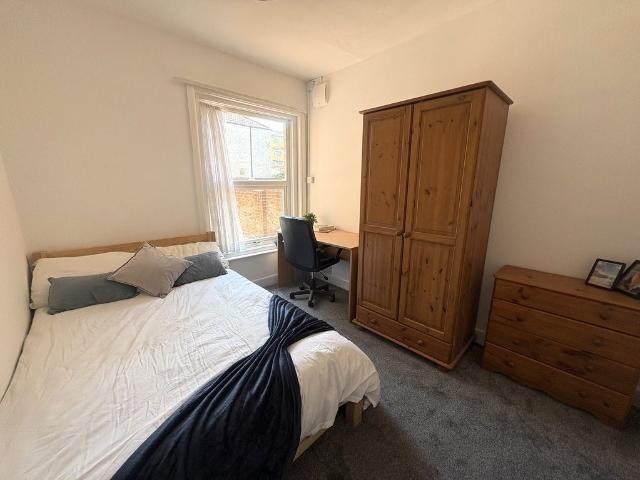 Room at Kenilworth Road, Southampton